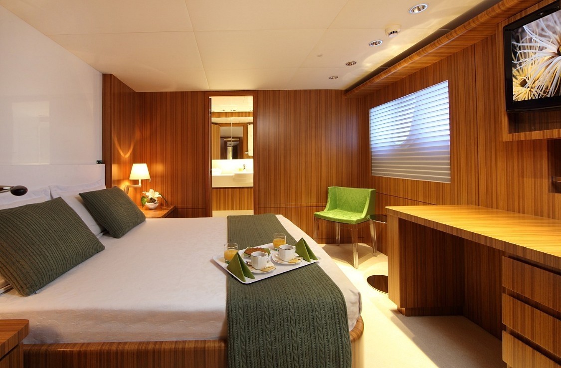 SEA SHELL Yacht Charter Details, Fittipaldi | CHARTERWORLD Luxury ...